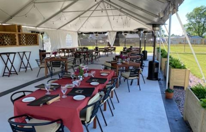 Outdoor Dining & Patio